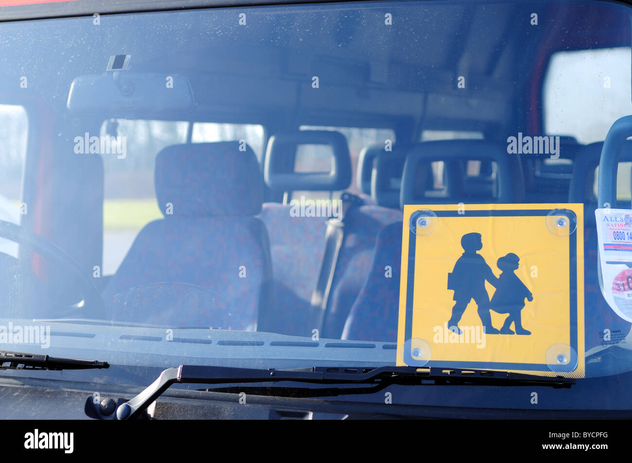 School bus sign hi-res stock photography and images - Alamy