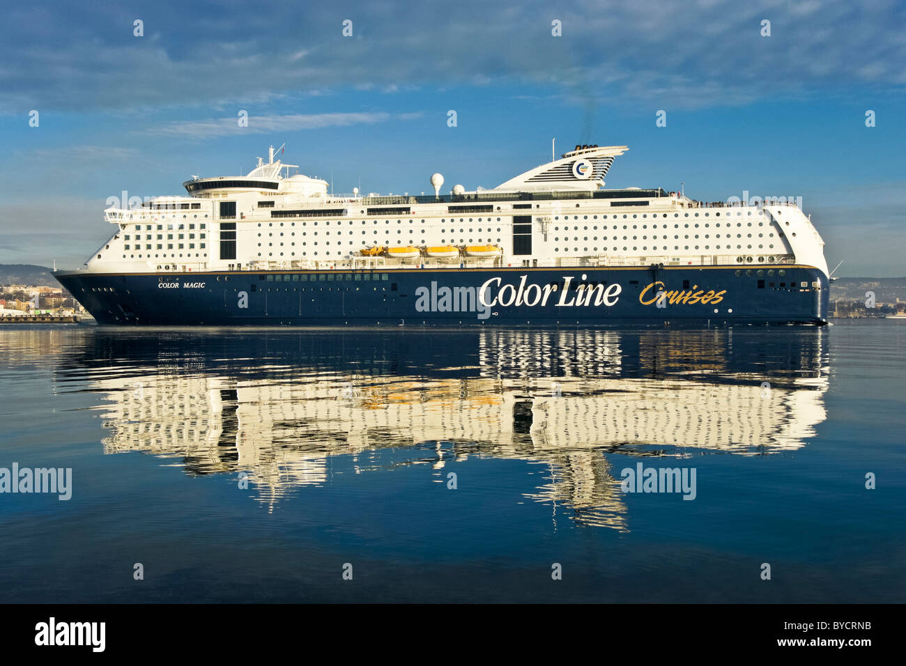 Turning ferry hi-res stock photography and images - Alamy