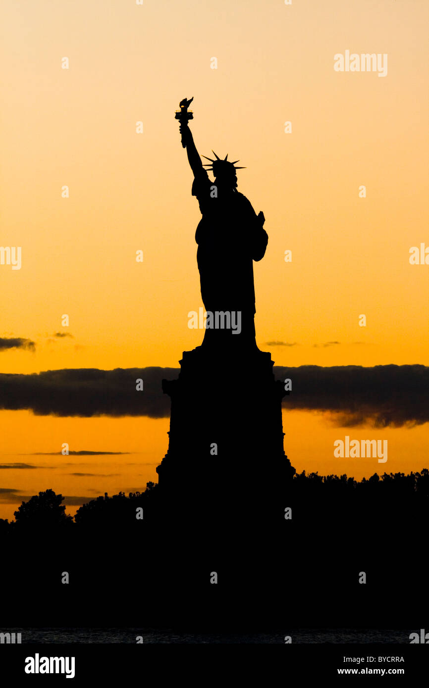 Statue of liberty copper hi-res stock photography and images - Alamy