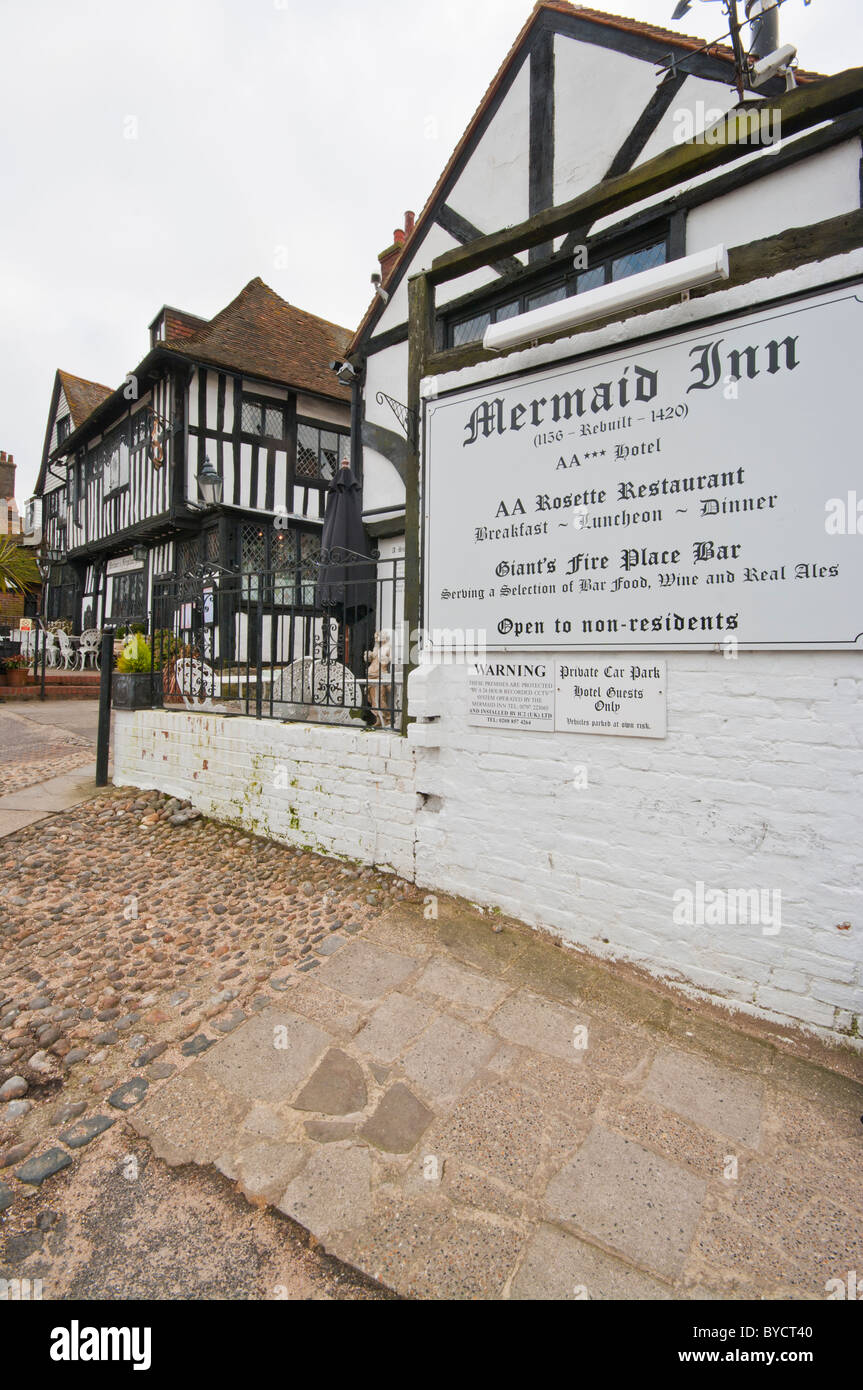 The mermaid public house hi-res stock photography and images - Alamy