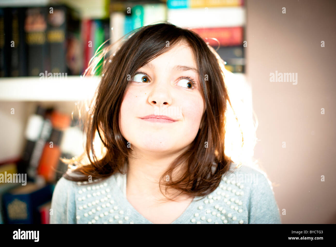 Eyes to left hi-res stock photography and images - Alamy