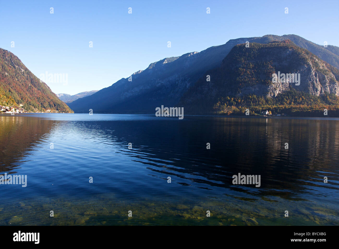 Hallstattersee lake in hallstatt hi-res stock photography and images ...