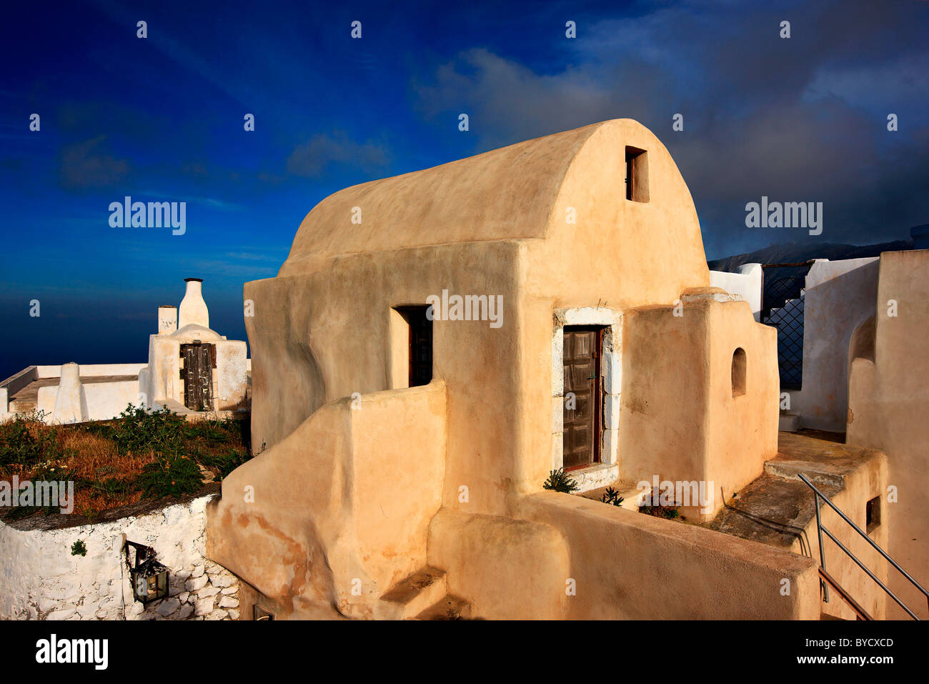 A beautiful small house, great example of Cycladian architecture, on ...