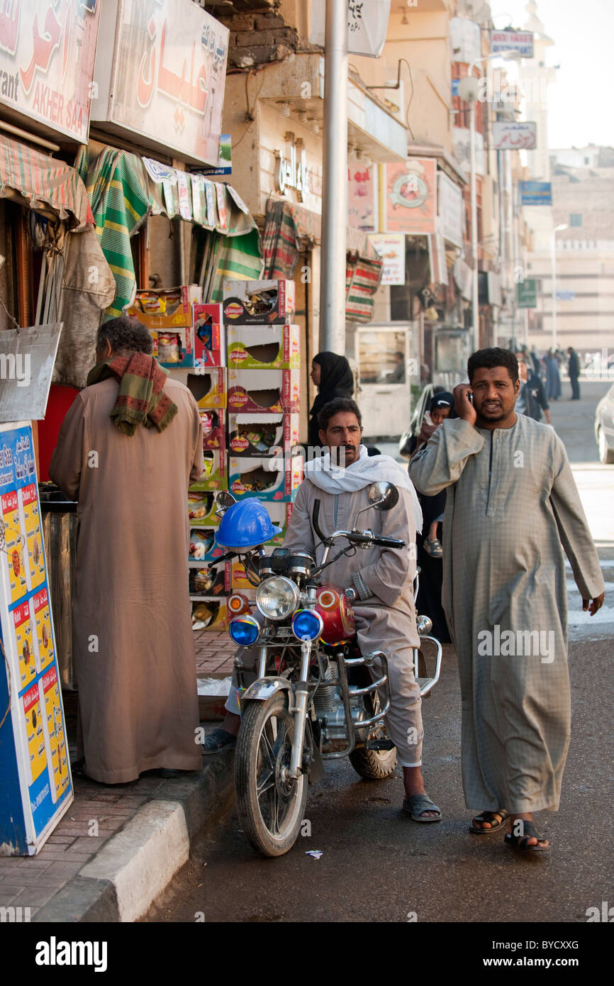 Luxor people hi-res stock photography and images - Alamy