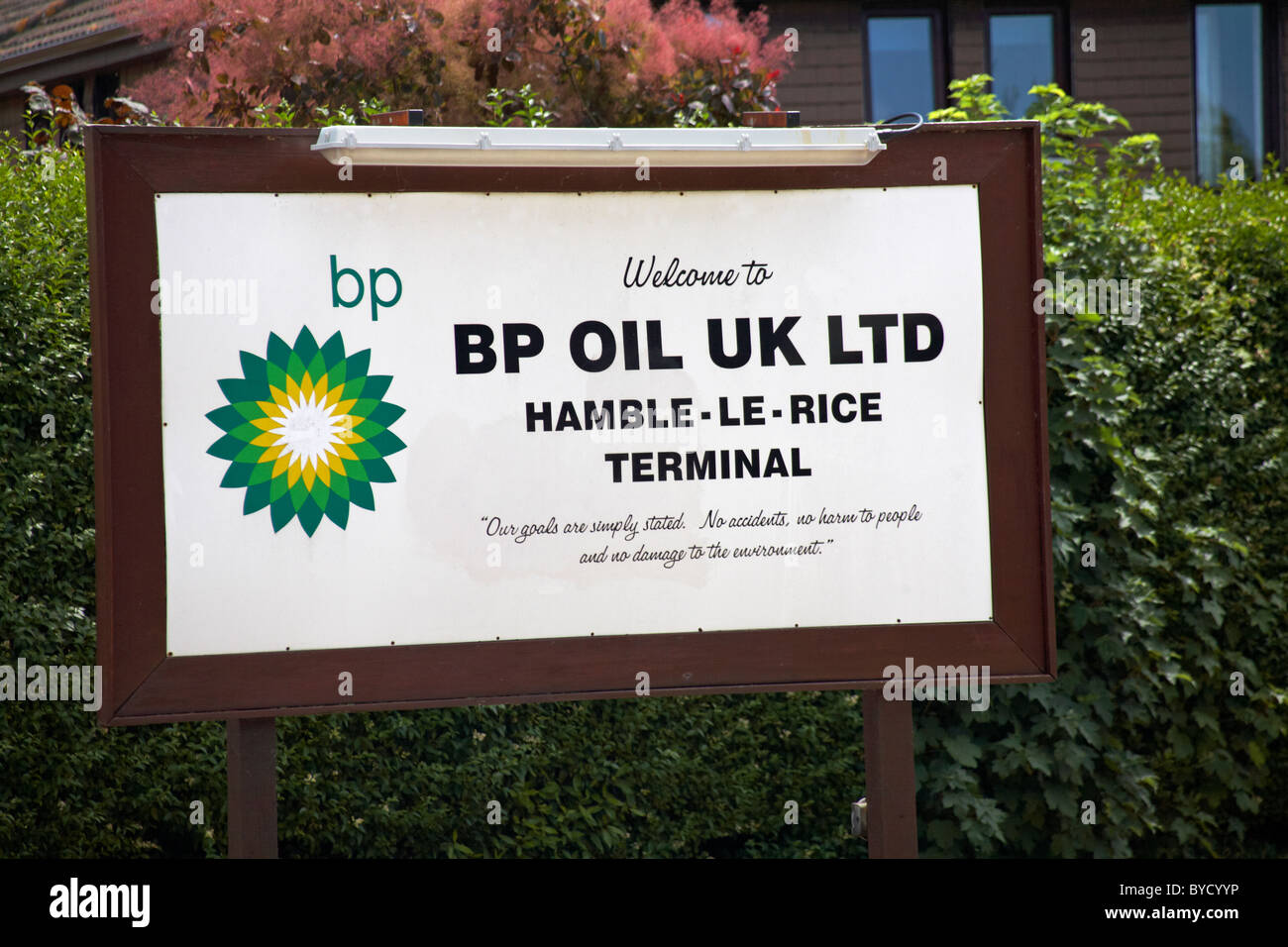Welcome to bp oil uk ltd hamble le rice terminal hi-res stock ...