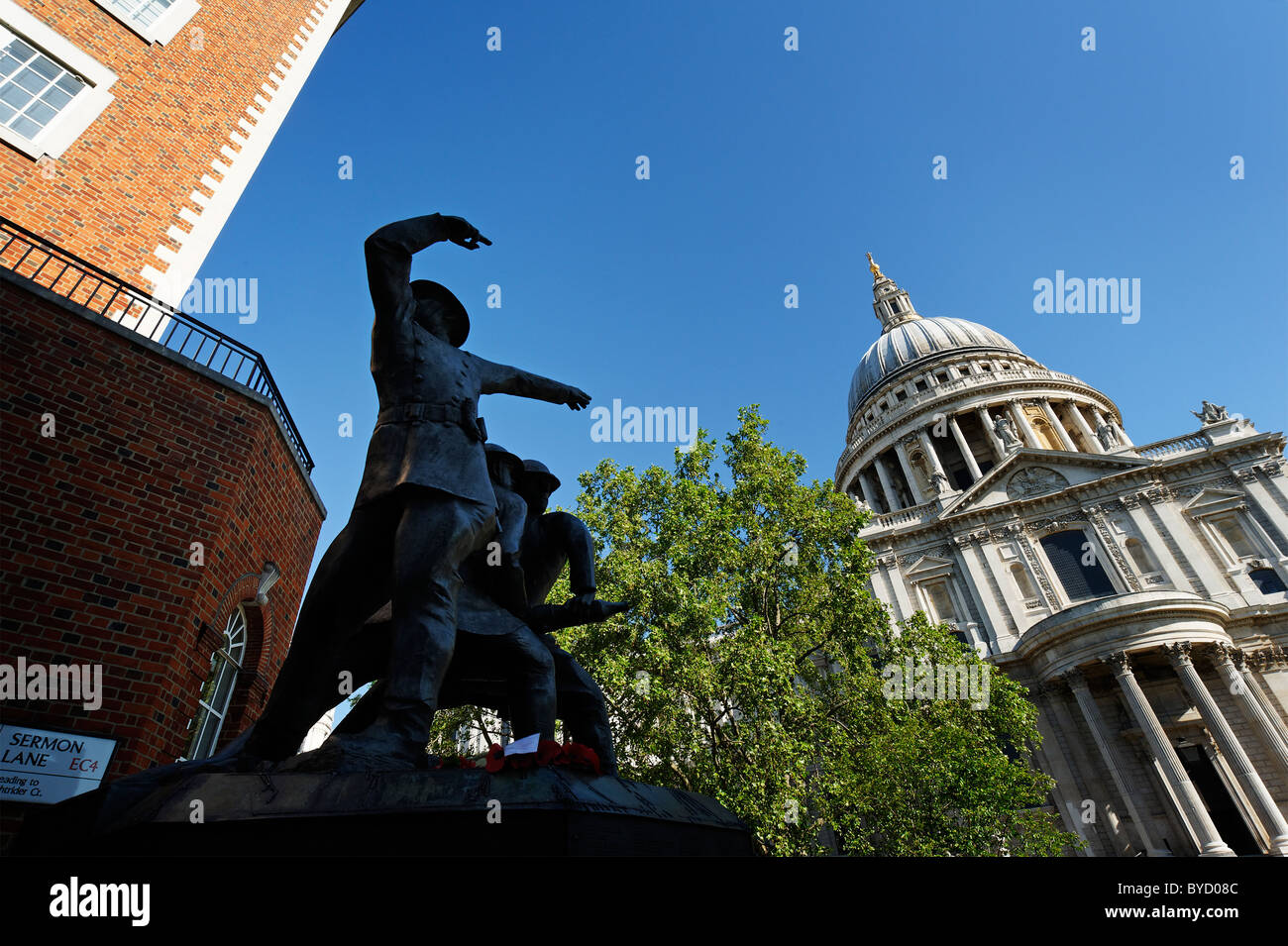 Ww2 memorial london hi-res stock photography and images - Alamy