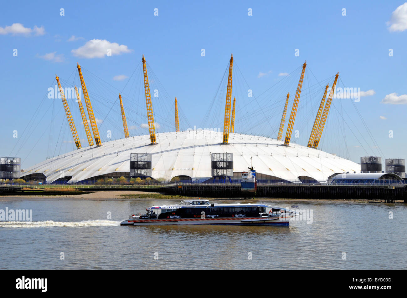 O2 arena exterior hi-res stock photography and images - Alamy