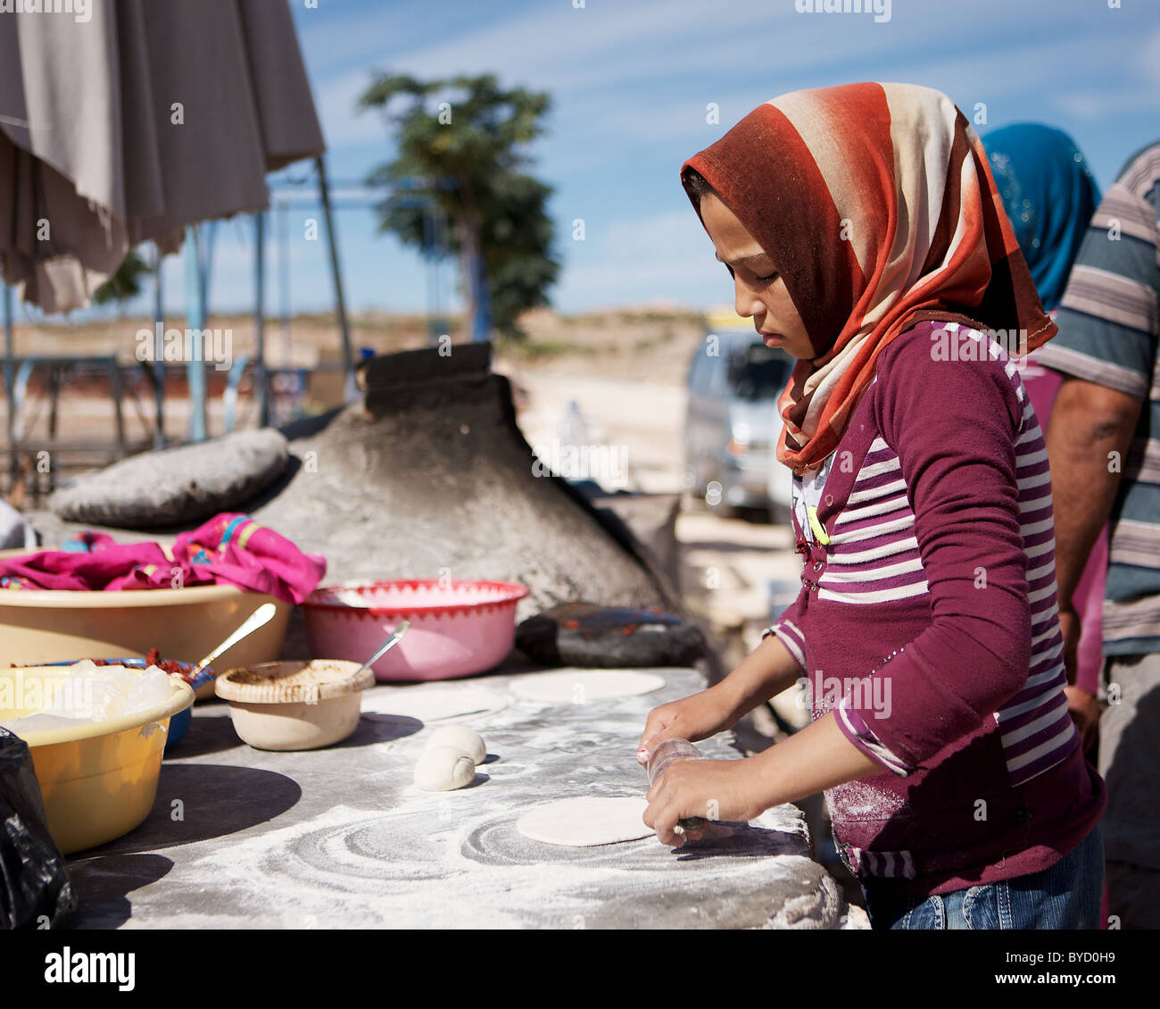 Syria syrian girl woman food hi-res stock photography and images - Alamy