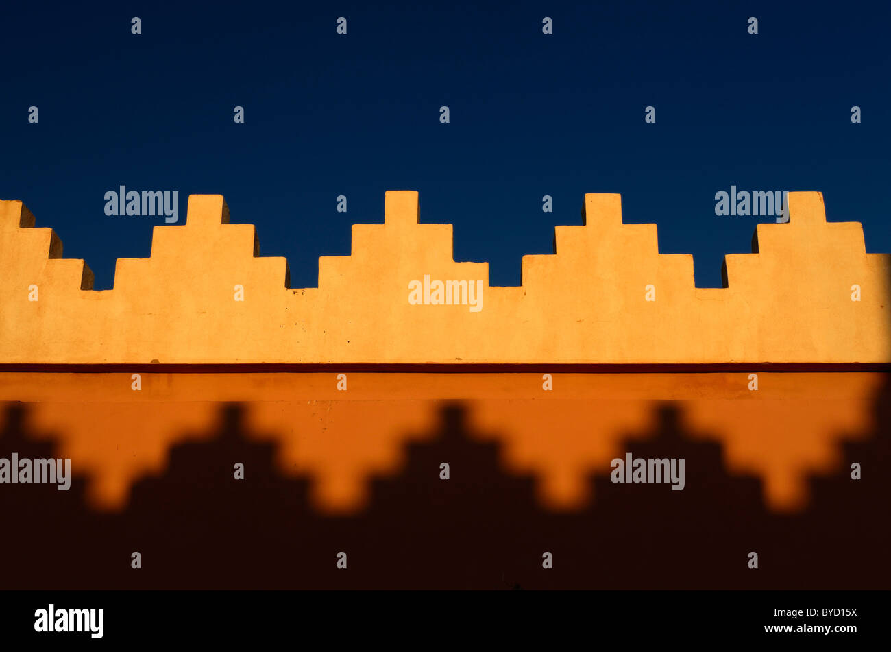 Crenellations hi-res stock photography and images - Alamy