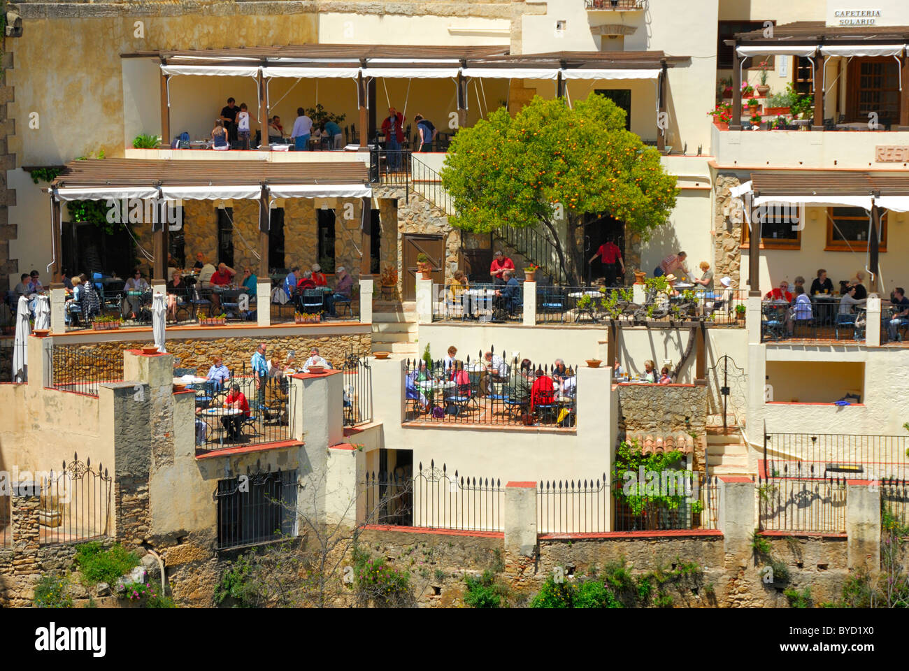 Multi level restaurant hi-res stock photography and images - Alamy