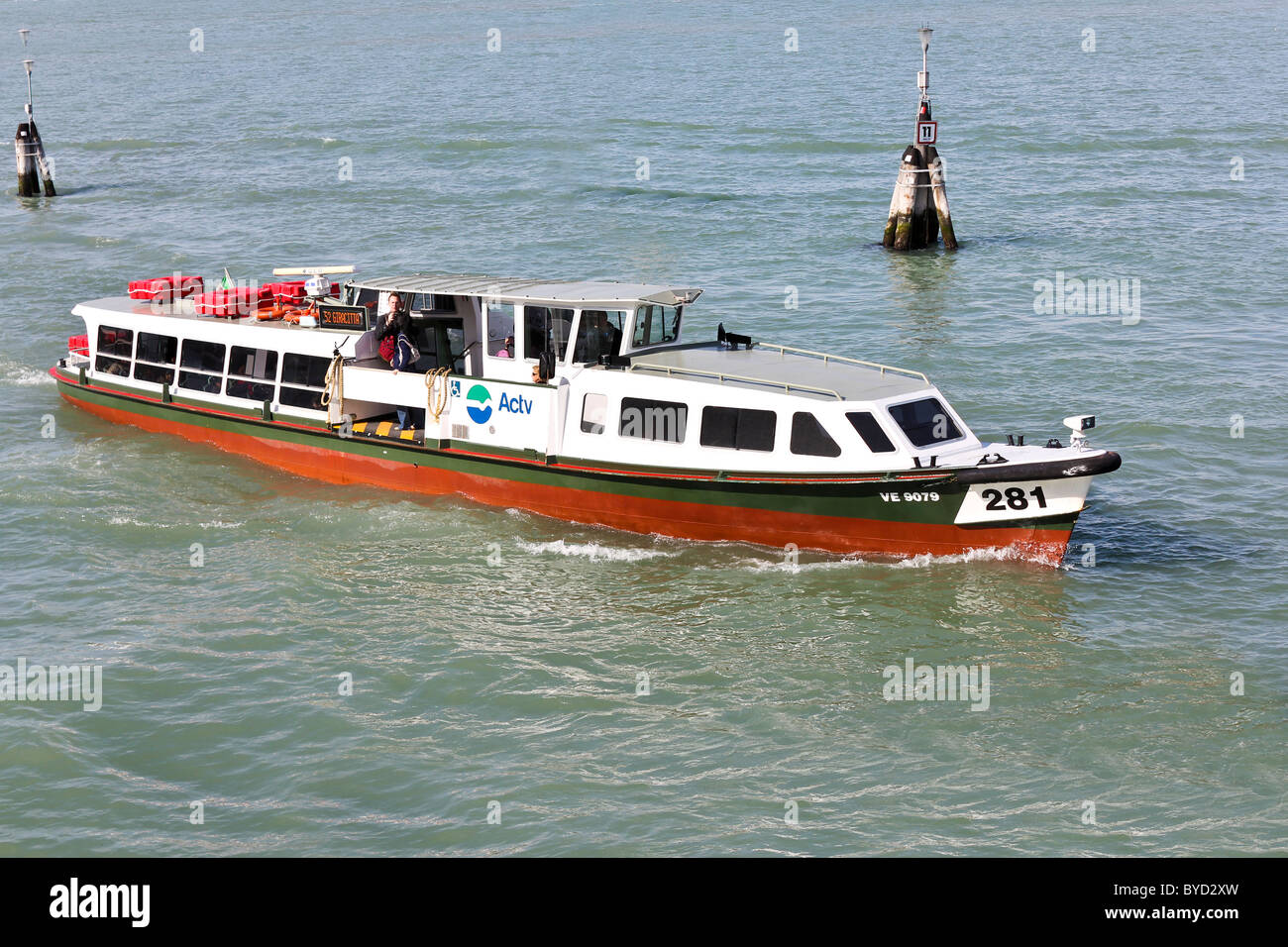 Vaporetto (boat bus) in Venice, Italy Stock Photo - Alamy