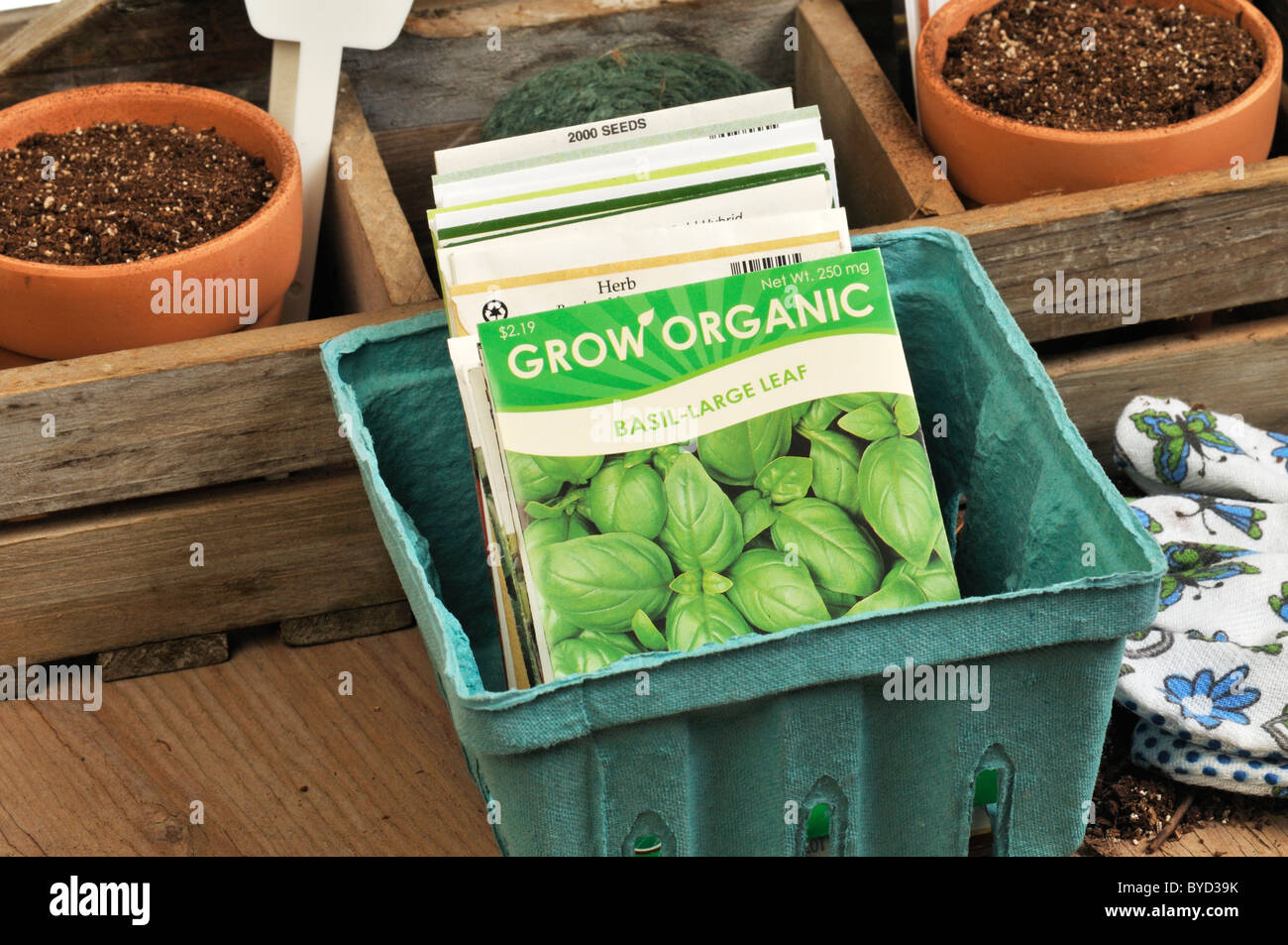 Seed packets hi-res stock photography and images - Alamy