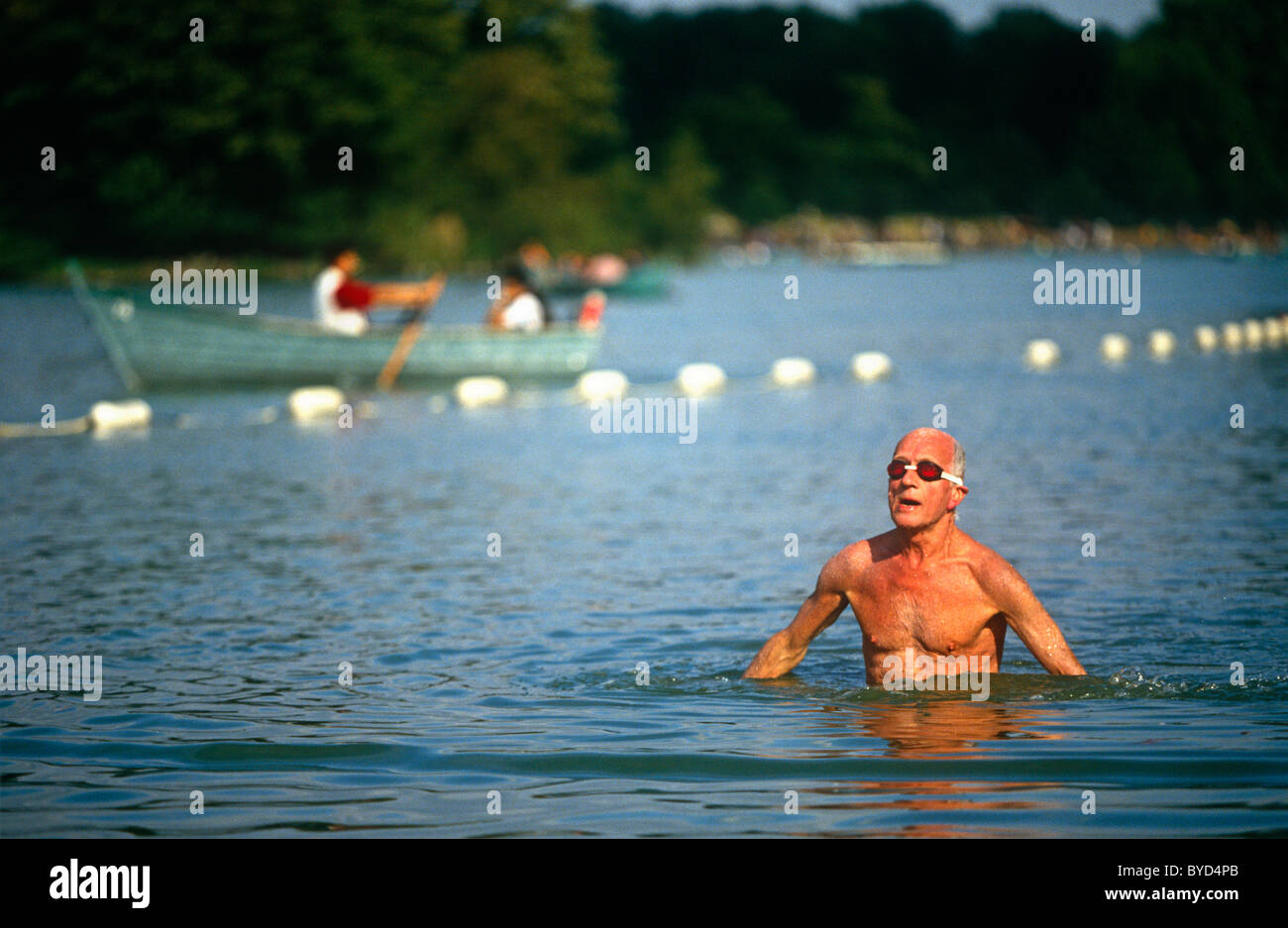 Man swimming pool outdoors muscles hi-res stock photography and images ...