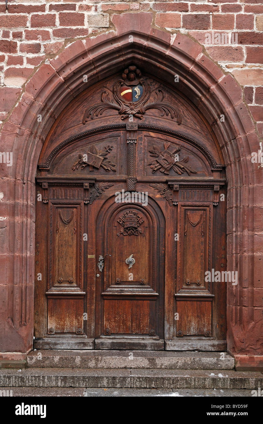Wooden carved gate hi-res stock photography and images - Alamy