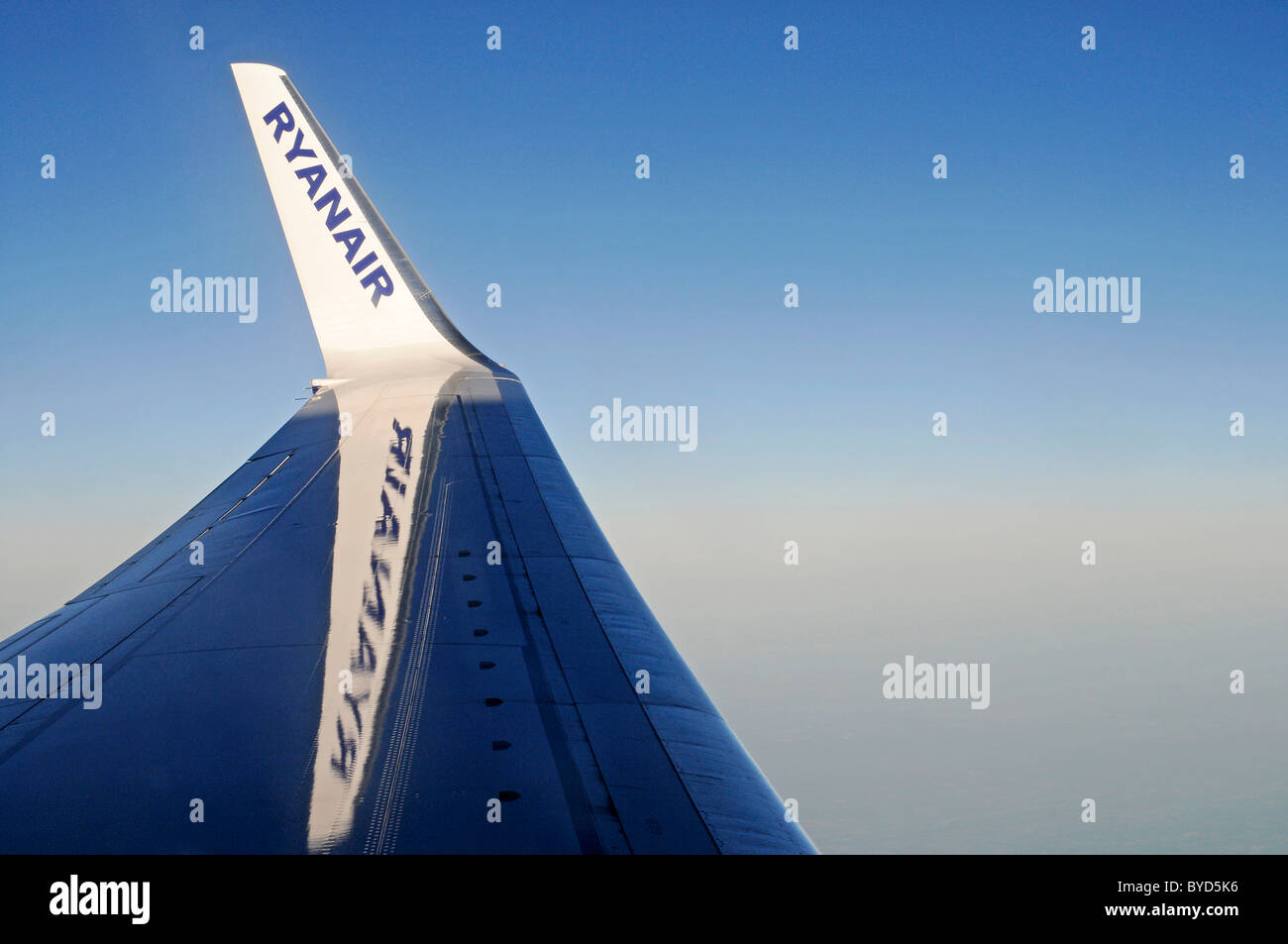 Ryanair Logo High Resolution Stock Photography and Images - Alamy