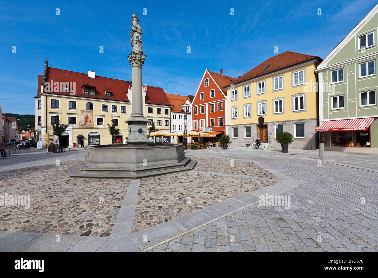 Marienplatz square, Mindelheim, Swabia, Unterallgaeu district, Bavaria ...