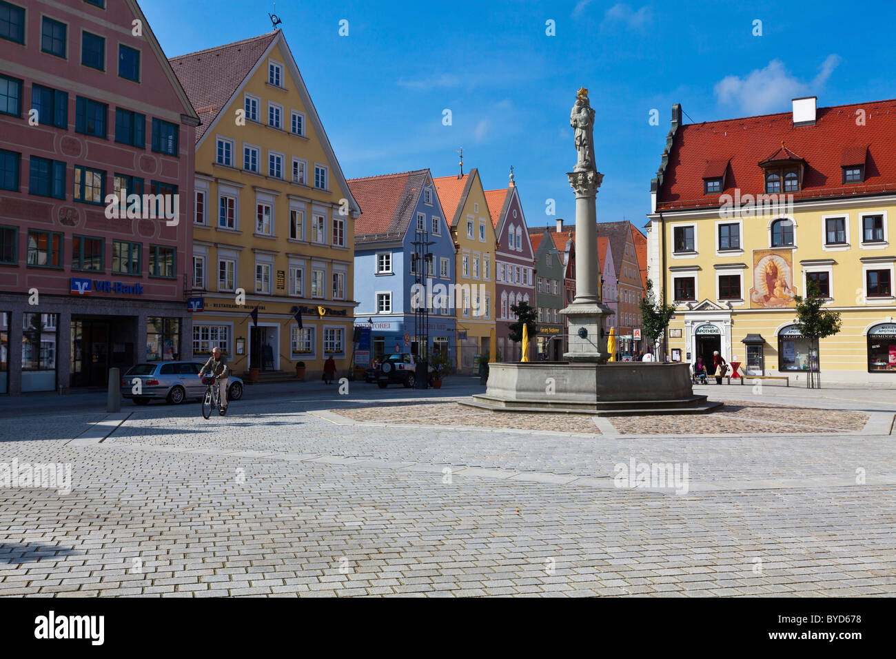 Marienplatz square, Mindelheim, Swabia, Unterallgaeu district, Bavaria ...