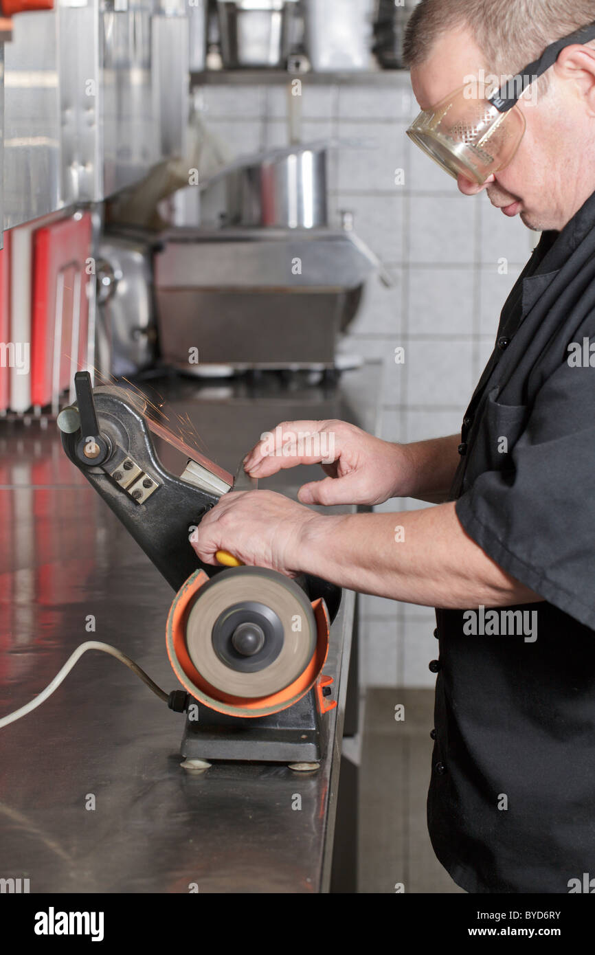 Knife Grinding Stock Photos & Knife Grinding Stock Images - Alamy