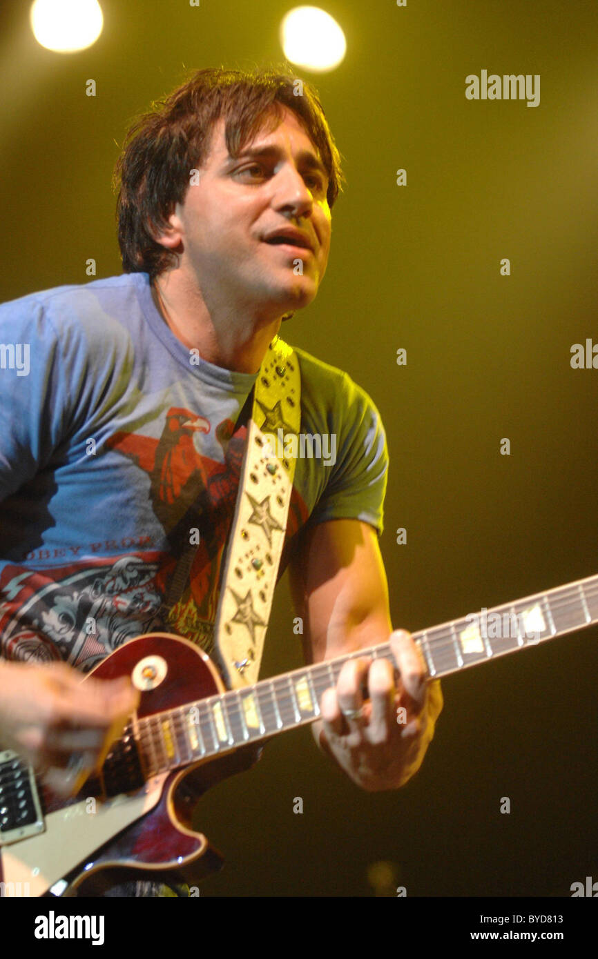 Steve Azar performing live in concert at the Madison Square Garden New ...