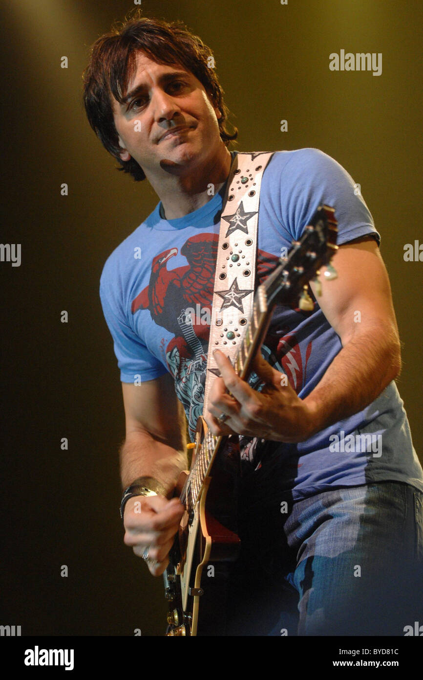 Steve Azar performing live in concert at the Madison Square Garden New ...