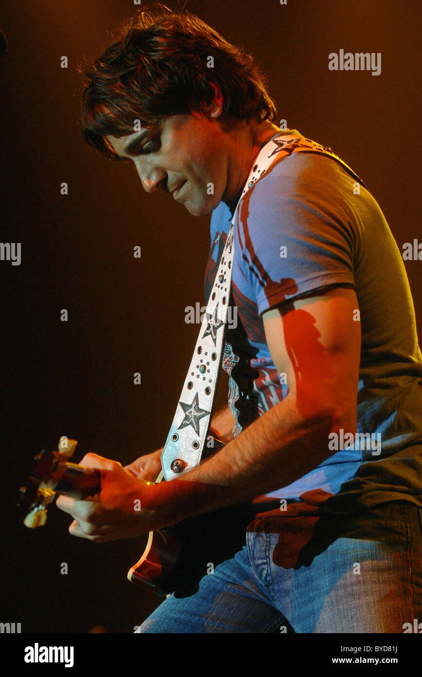 Steve Azar performing live in concert at the Madison Square Garden New ...