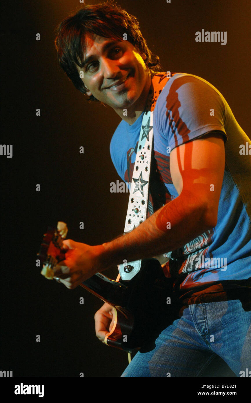 Steve Azar performing live in concert at the Madison Square Garden New ...