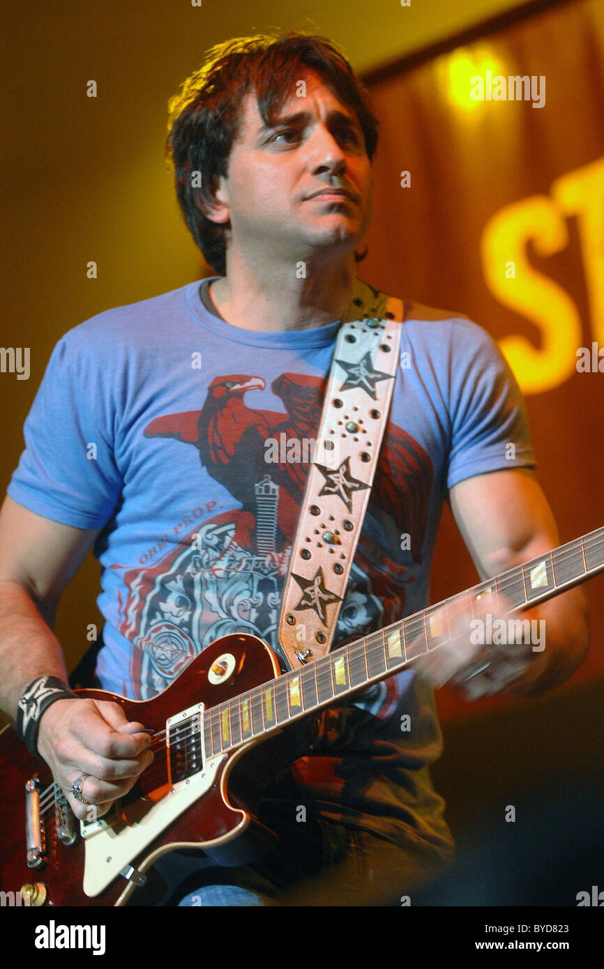 Steve Azar performing live in concert at the Madison Square Garden New ...