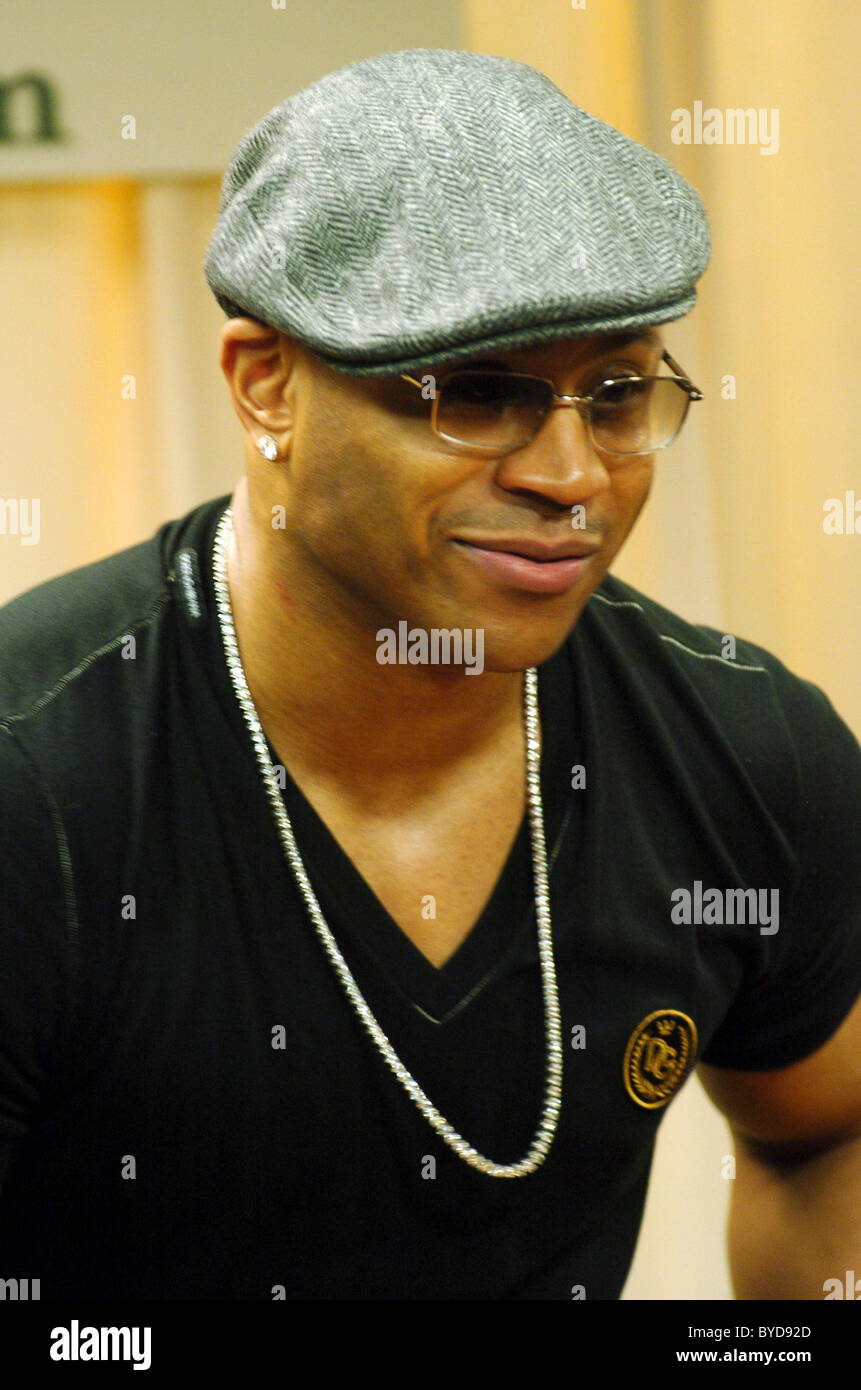 LL Cool J Signing copies of his new book 'LL Cool J's Platinum Workout ...
