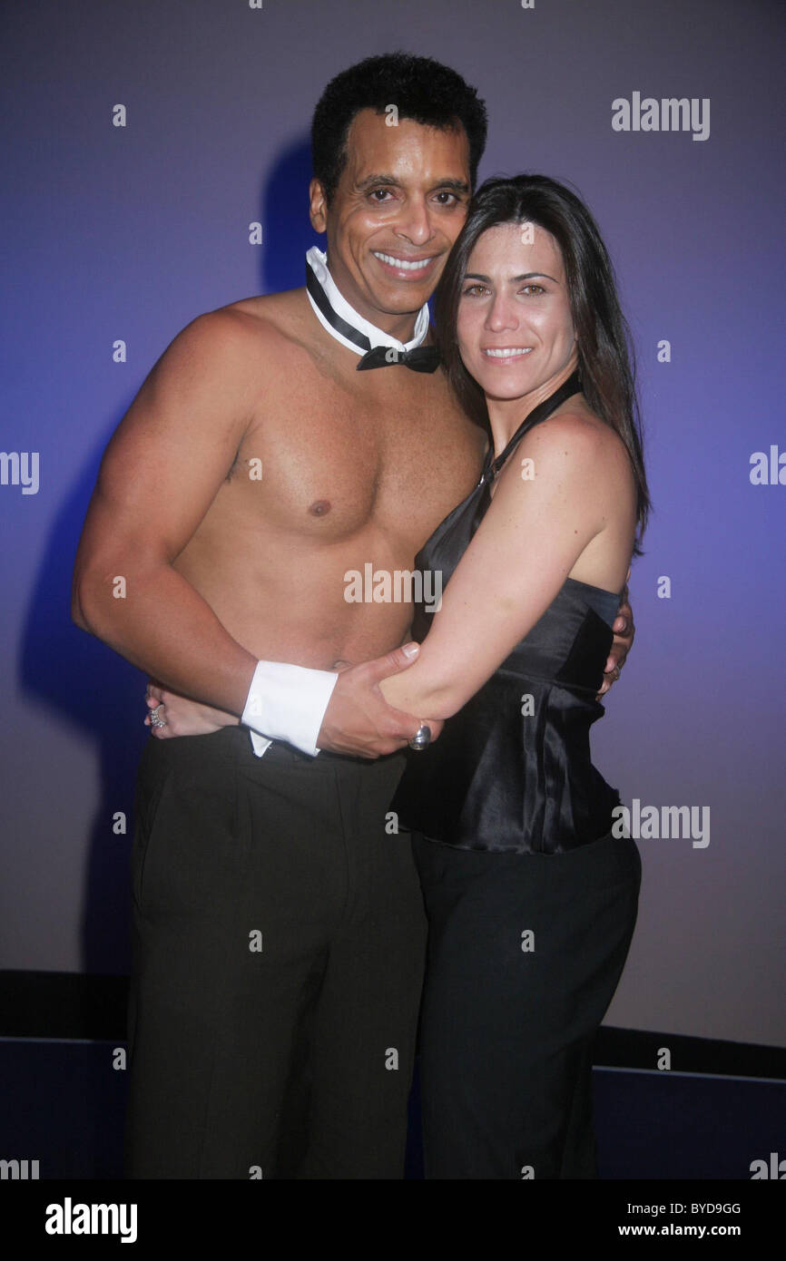Jon secada wife celebrate wedding hi-res stock photography and images ...