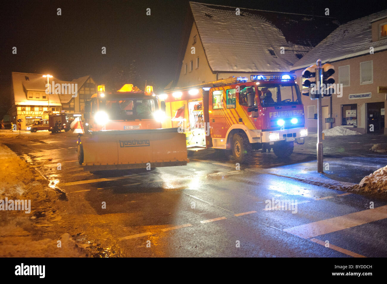 Ice road hazard hi-res stock photography and images - Alamy