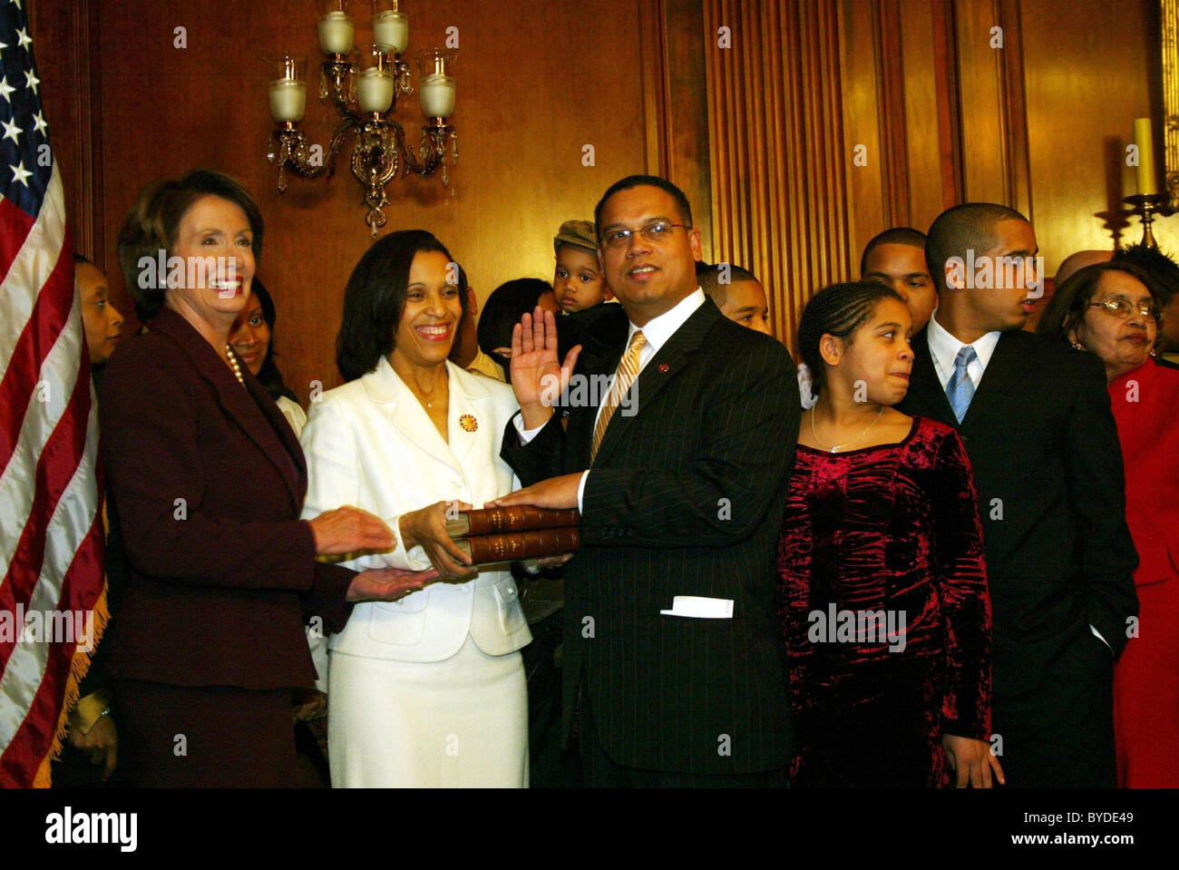 Keith Ellison is sworn into congress by House Speaker Nancy Pelosi ...