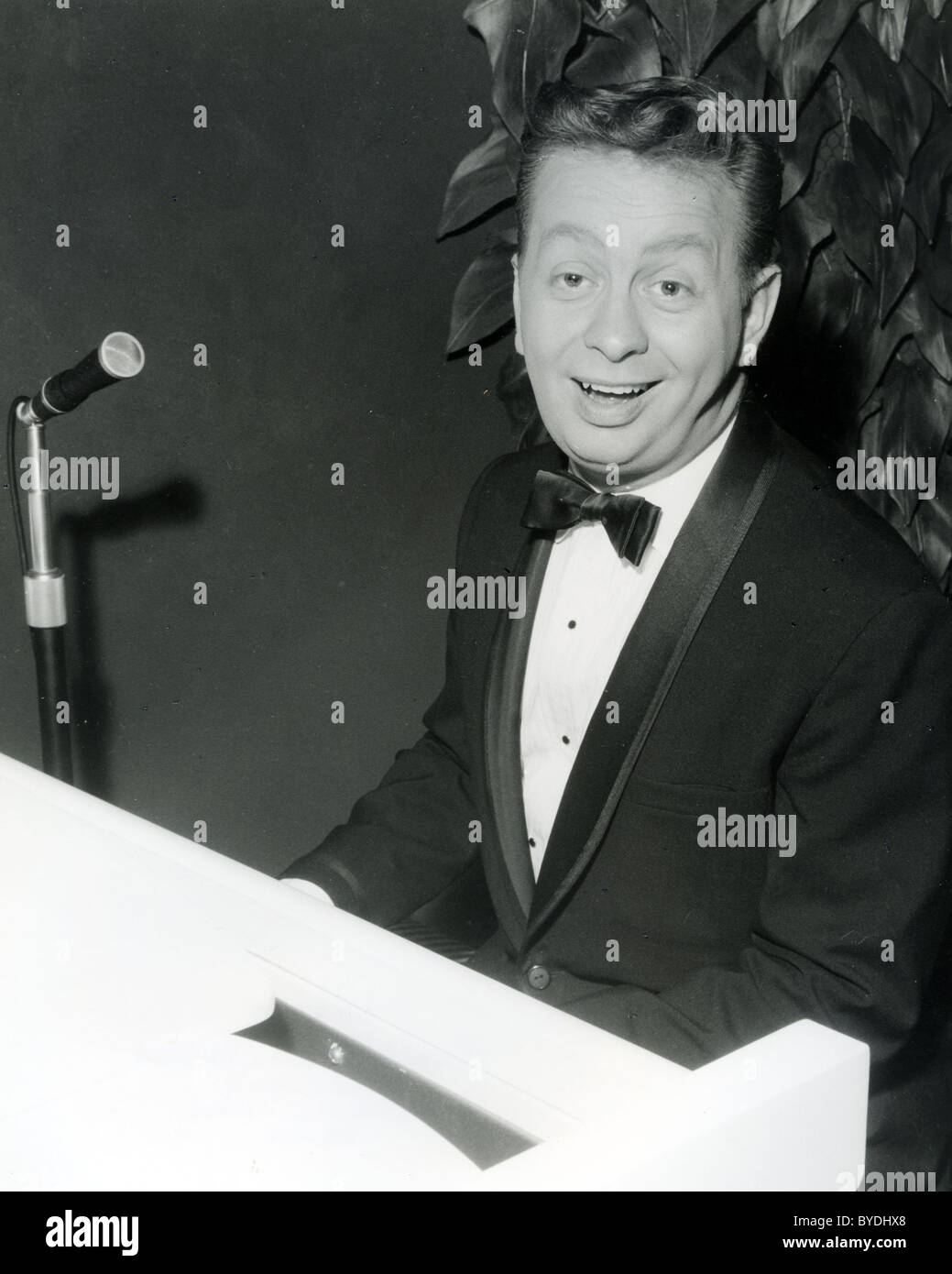 MEL TORME (1925-1999) US jazz singer, arranger and actor Stock Photo ...