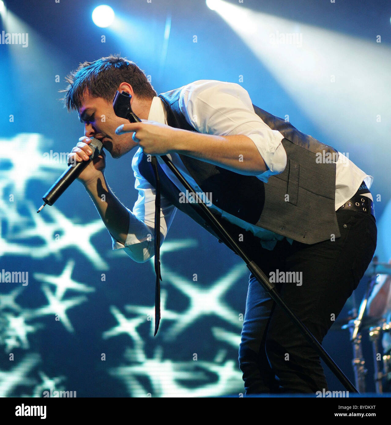 Matt Willis performing at the '2007 Childline Charity Concert' Point ...