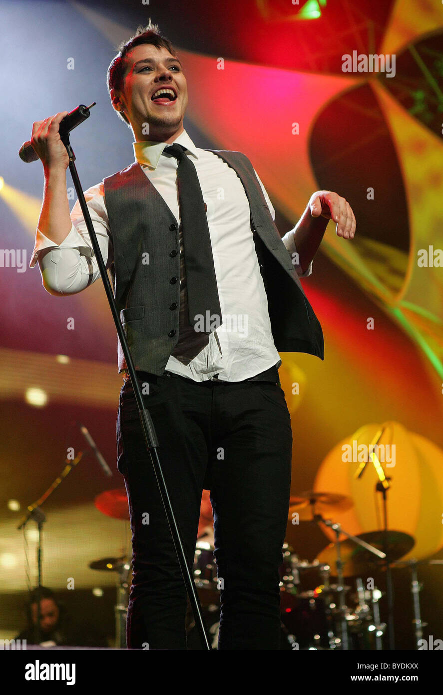 Matt Willis performing at the '2007 Childline Charity Concert' Point ...