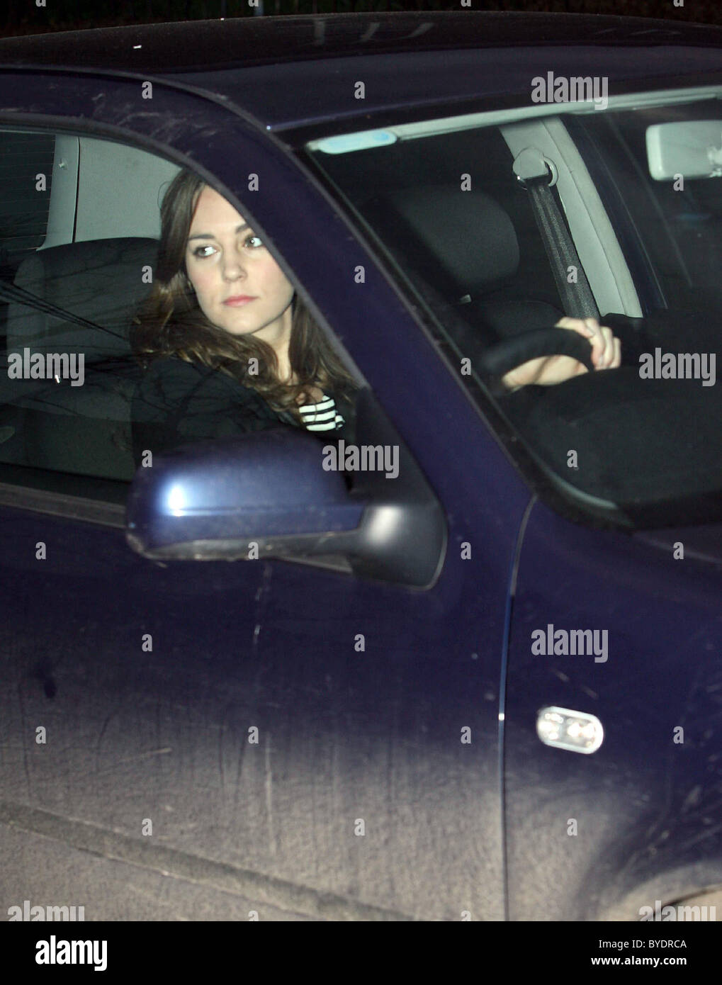 Kate Middleton leaving her home wearing what seems to be a cannabis ...
