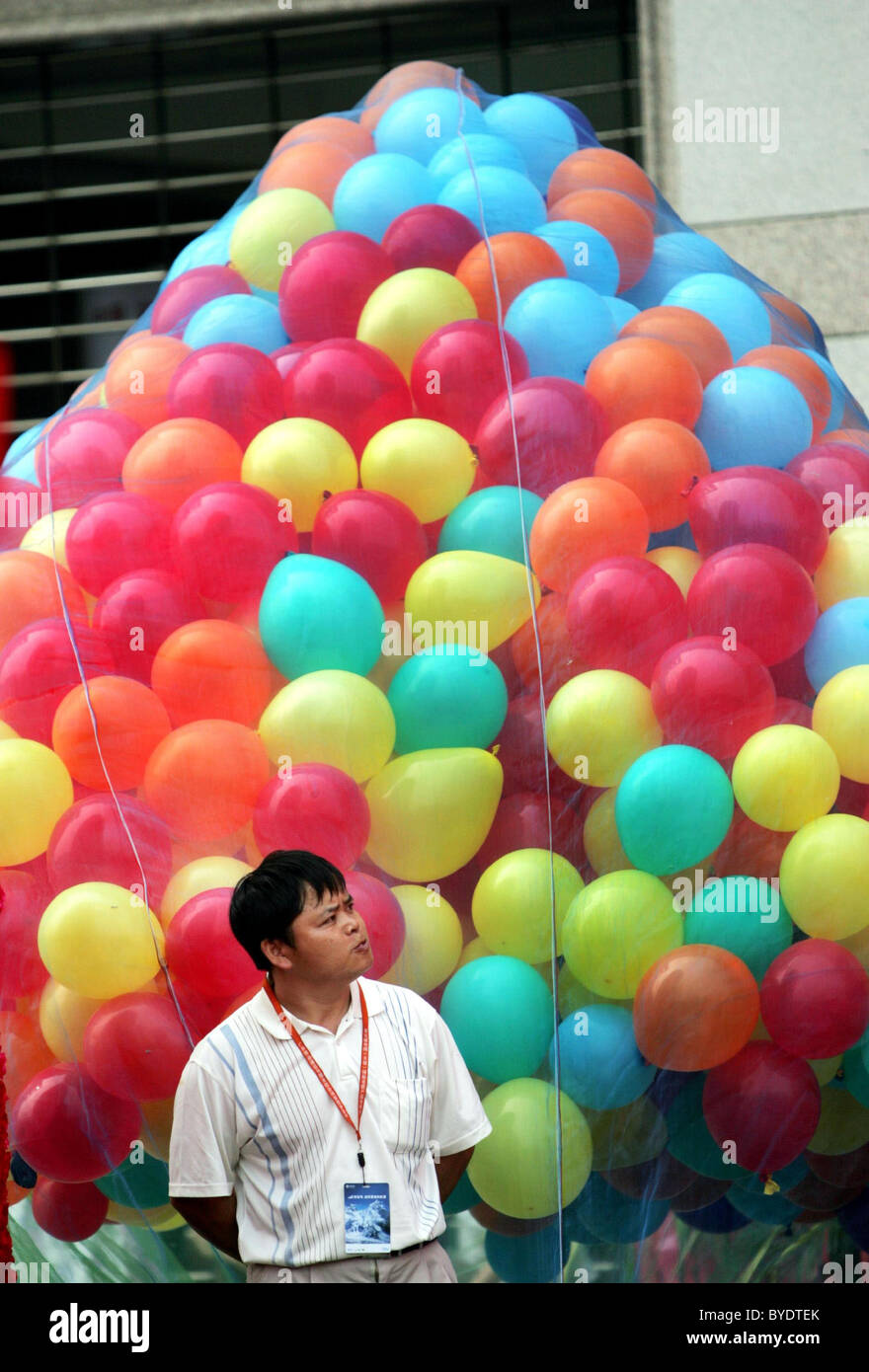BALLOON MAN BRINGS THE COLOUR This man's plentiful collection of ...