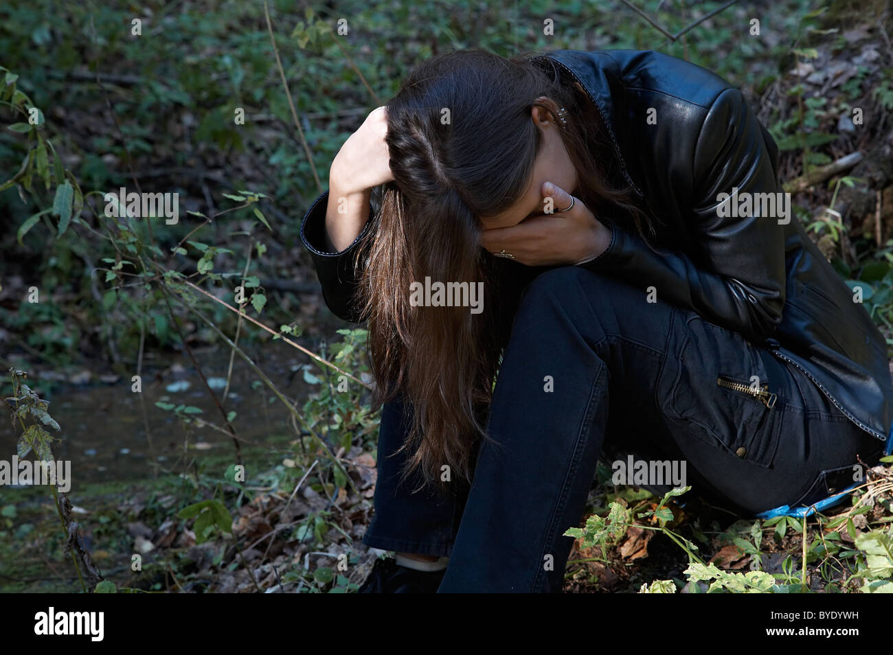 Women sobbing crying hi-res stock photography and images - Alamy