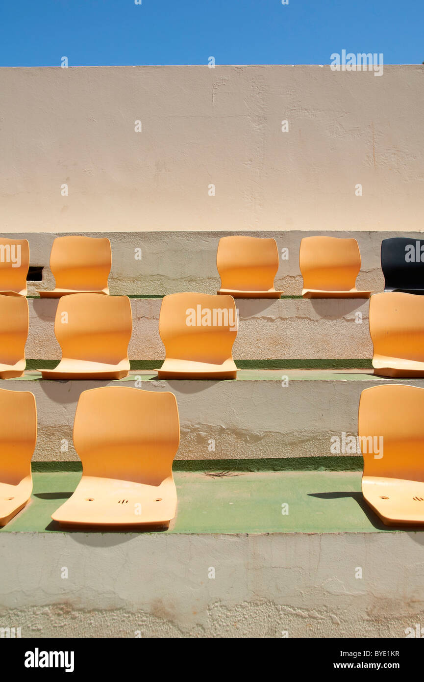 Spectators stand hi-res stock photography and images - Alamy