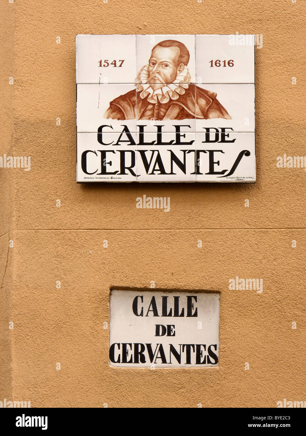 Town centre road sign hi-res stock photography and images - Alamy