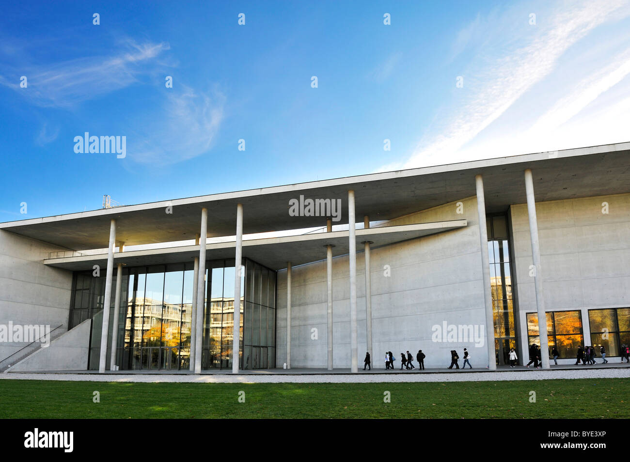 Pinakothek der Moderne modern art museum, northern facade, Munich ...