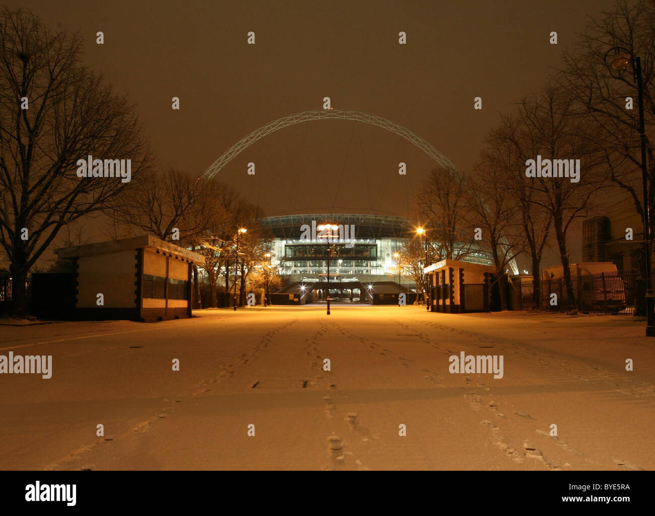 Wembley stadium covered in snow hi-res stock photography and images - Alamy