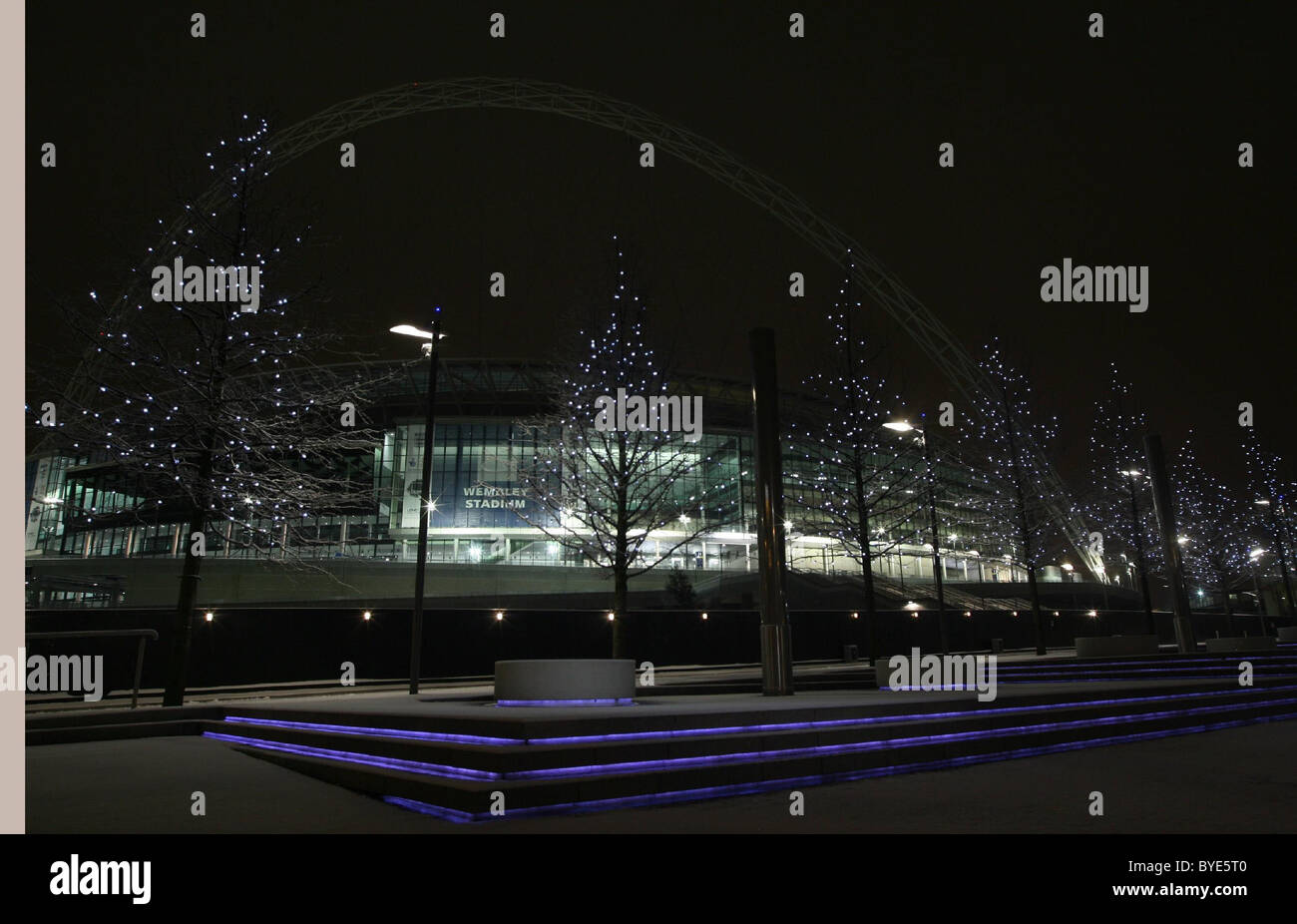 Wembley stadium covered in snow hi-res stock photography and images - Alamy