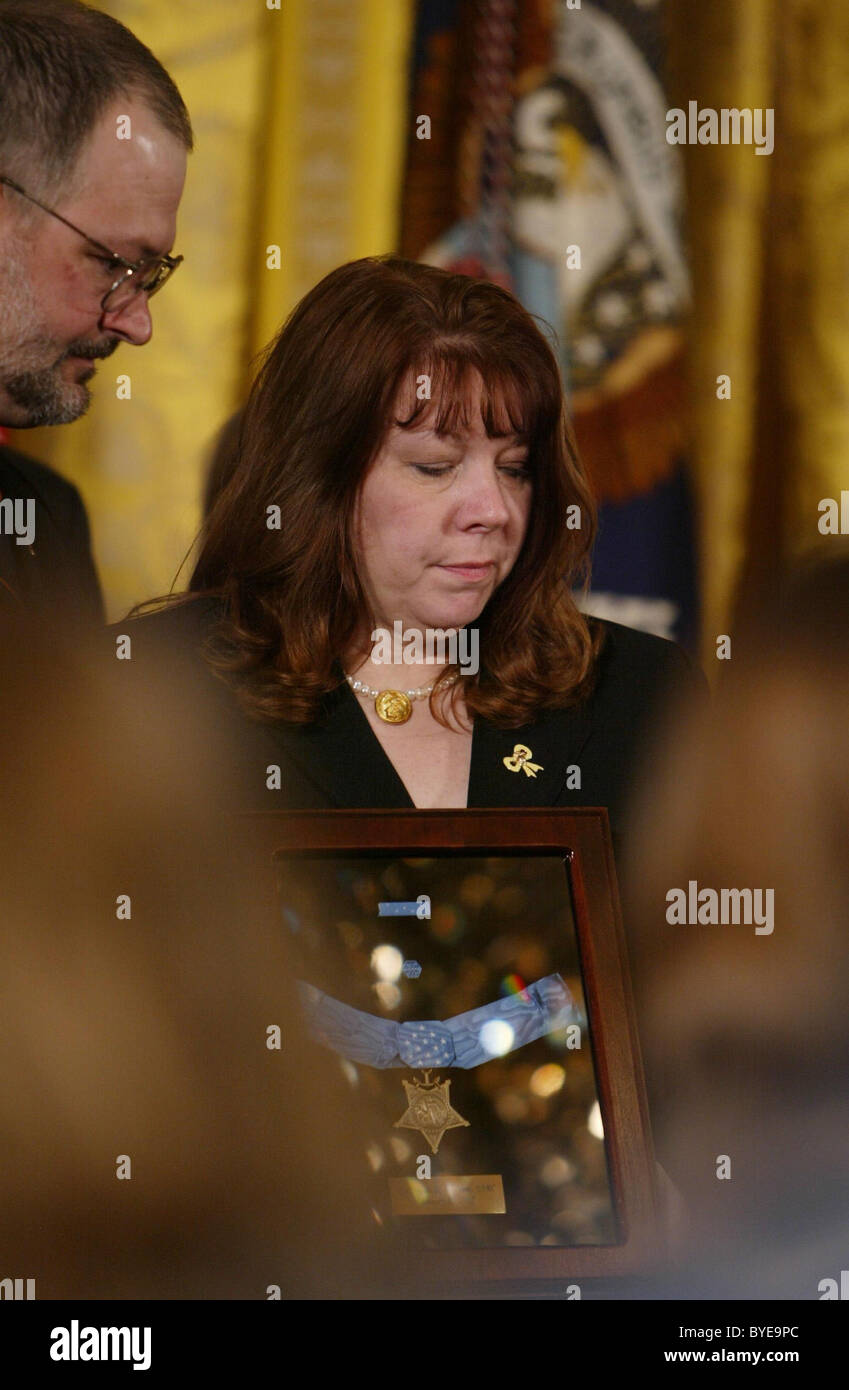 Dan Dunham and Debra Dunham (parents of Marine) President George W ...