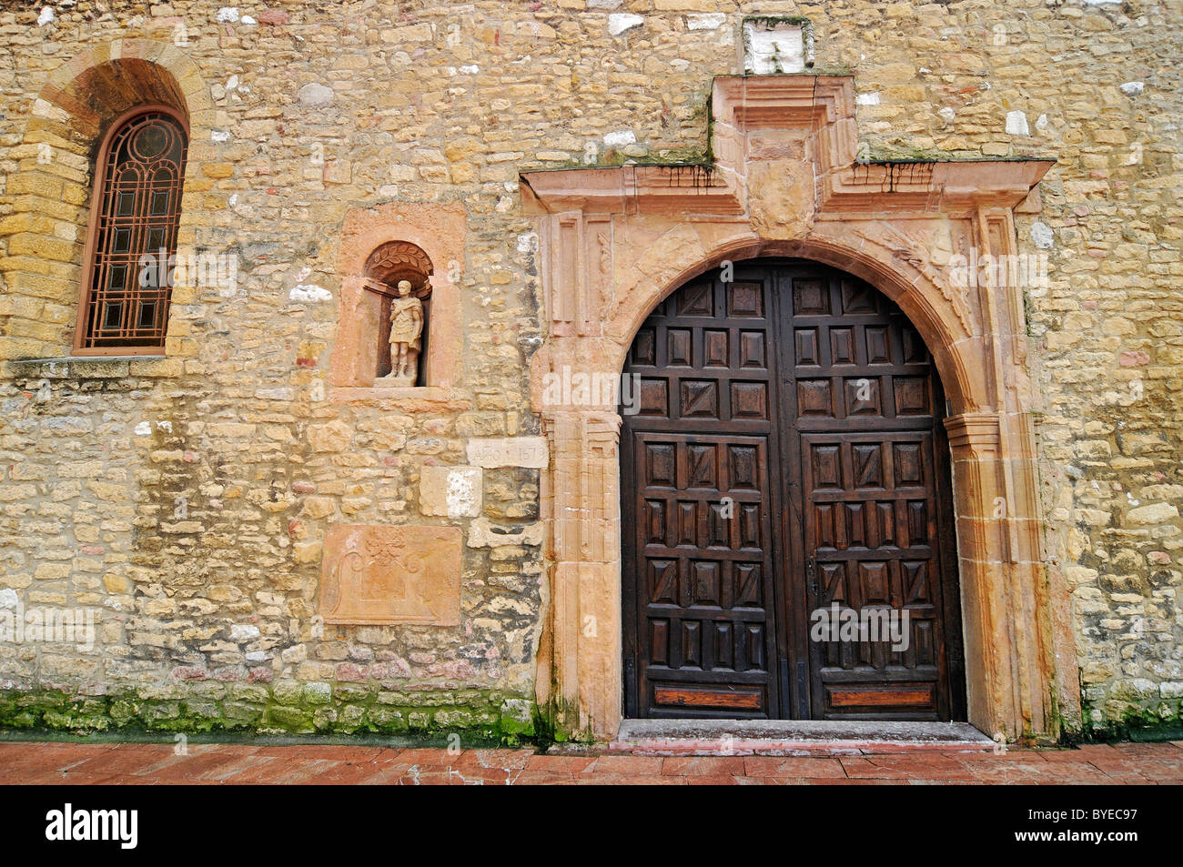 Romanesque Entrance Door High Resolution Stock Photography and Images ...