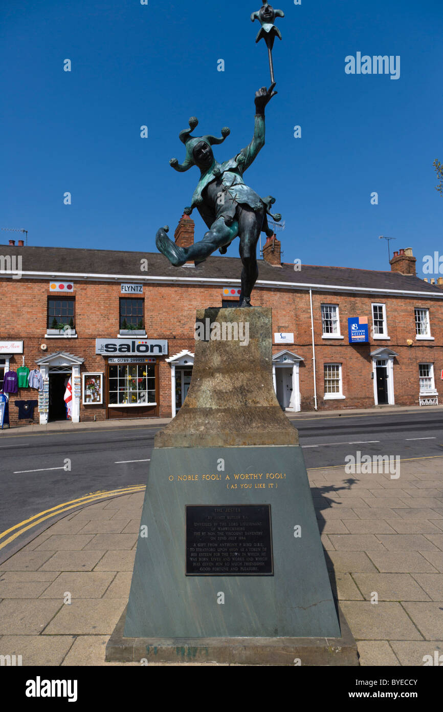 The Jester statue by James Butler, Henley Street, Stratford-upon-Avon ...