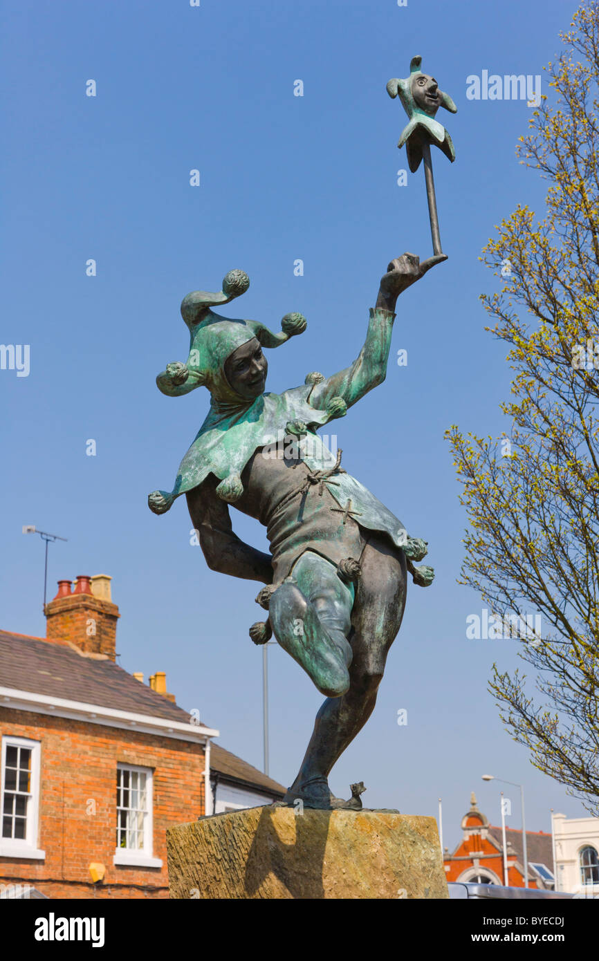 The Jester statue by James Butler, Henley Street, Stratford-upon-Avon ...