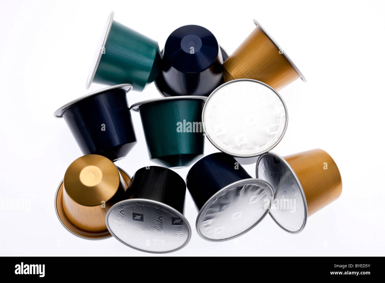 Aluminium coffee capsules hi-res stock photography and images - Alamy