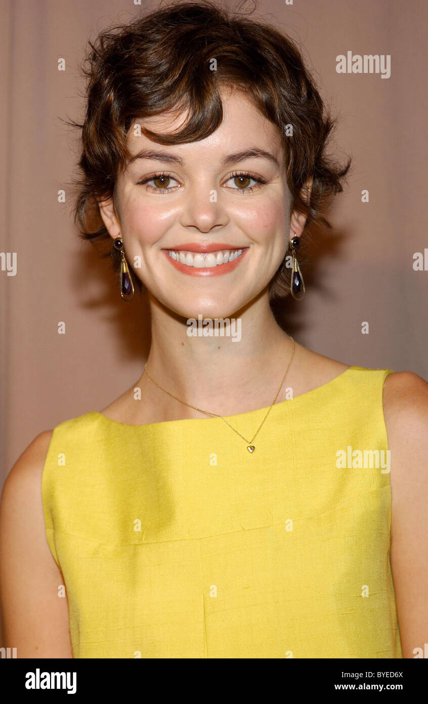 Nora Zehetner In Style and Diamond Information Center Host The 6th ...