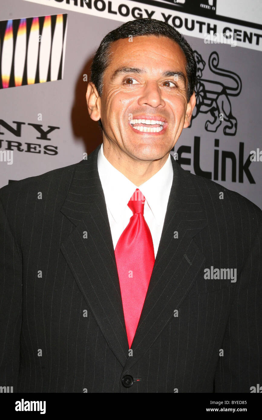 Mayor of Los Angeles Antonio R. Villaraigosa The Boyle Heights Music ...