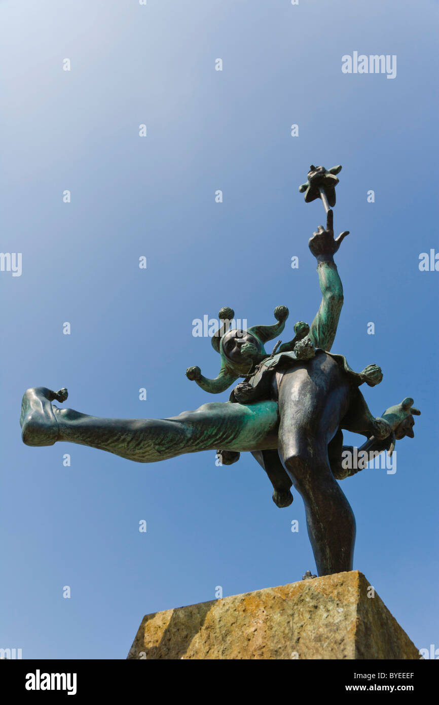 The Jester statue by James Butler, Henley Street, Stratford-upon-Avon ...